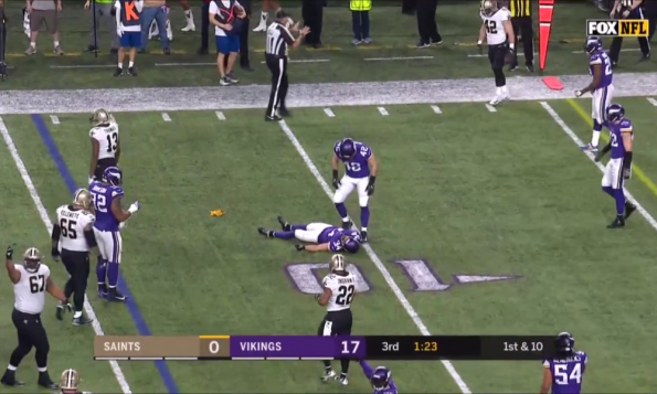 VIDEO: Vikings' Andrew Sendejo Got Knocked Out After Taking Hit From ...
