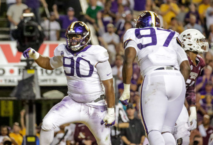 LSU Strength Coach Insanely Head-Butts His Players Without Helmet vs ...