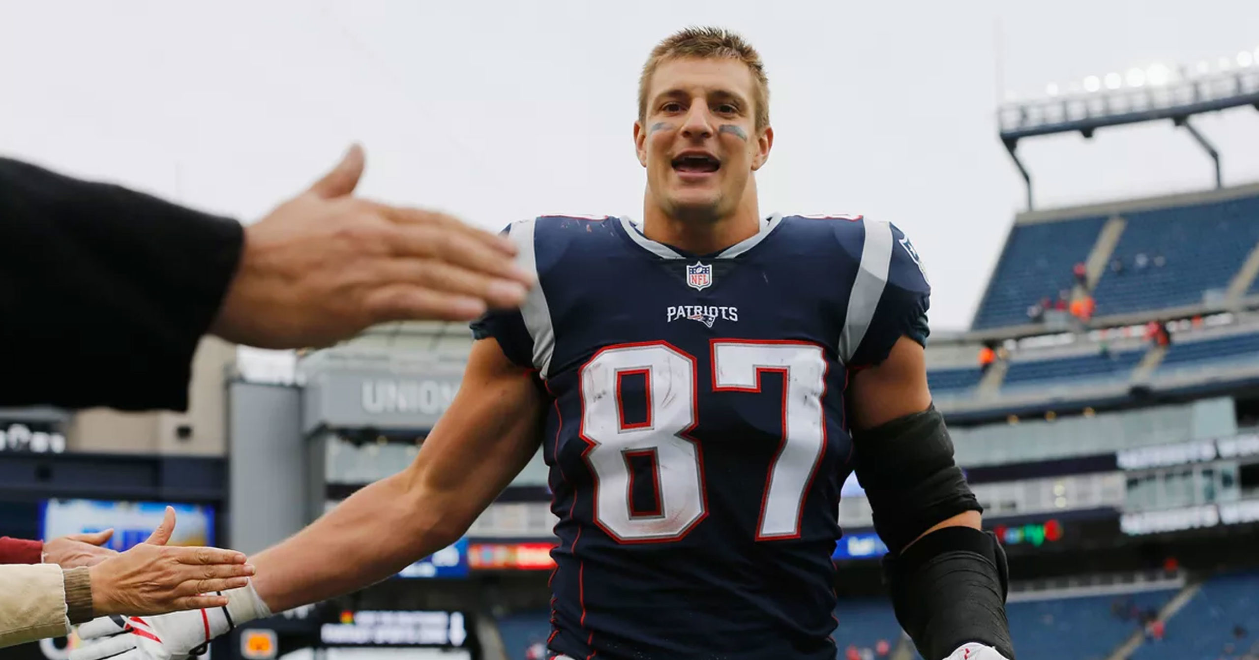 Patriots TE Rob Gronkowski Announces Retirement