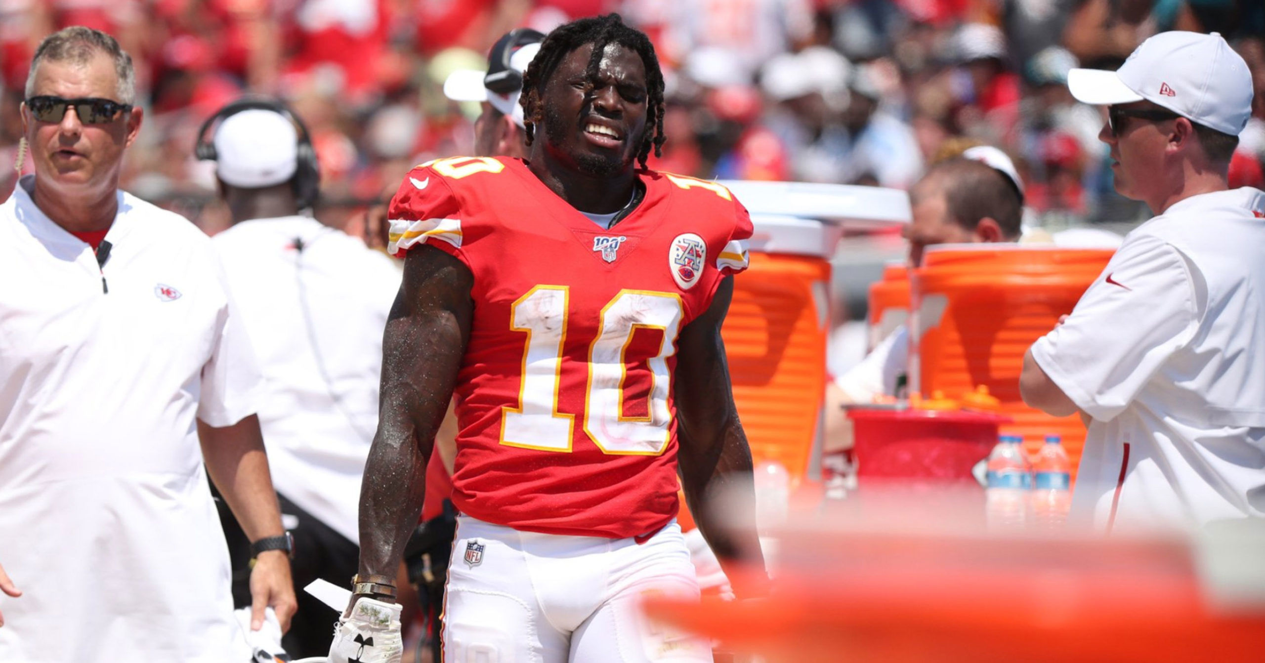 Chiefs WR Tyreek Hill To Miss Multiple Games Due To Shoulder Injury