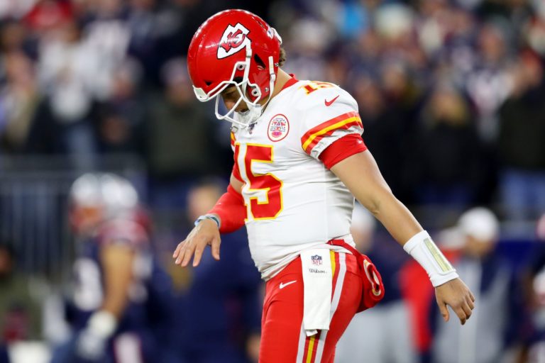REPORT: Chiefs QB Patrick Mahomes Had An X-Ray On Throwing Hand After ...