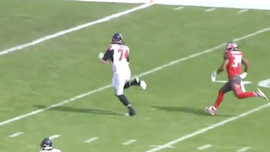 Matt Ryan Throws 35-Yard Touchdown Pass To Offensive Lineman - Daily Snark