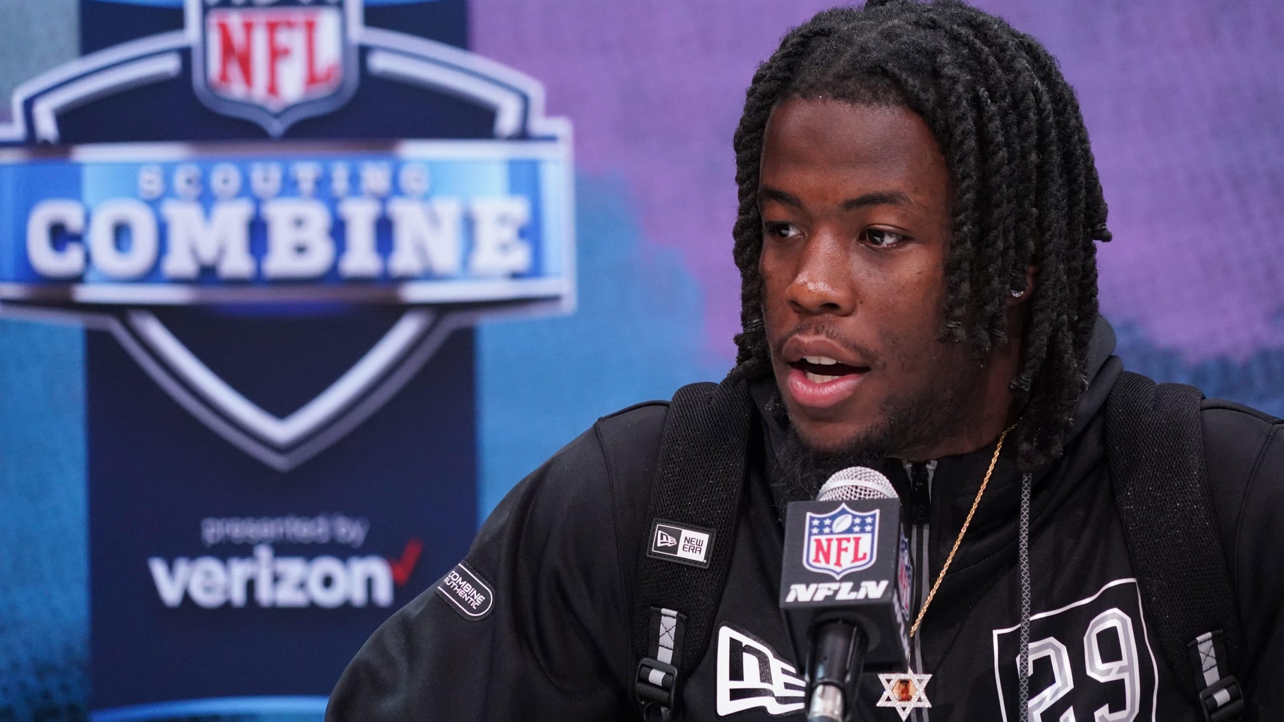 NFL Draft Prospect WR Jerry Jeudy Wears A Star of David Necklace ...