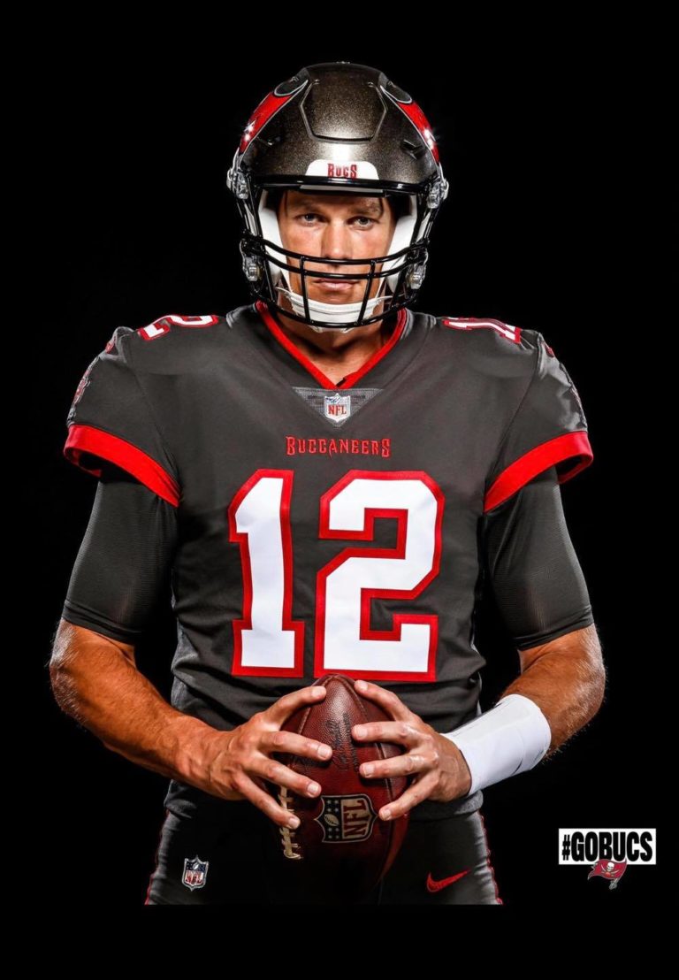 Images Of Tom Brady In Buccaneers Uniform For First Time Released (PICS)