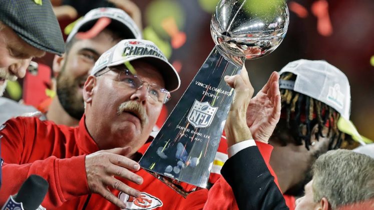 Social Media Reacts To Andy Reid's Foggy Face Shield During Game vs ...