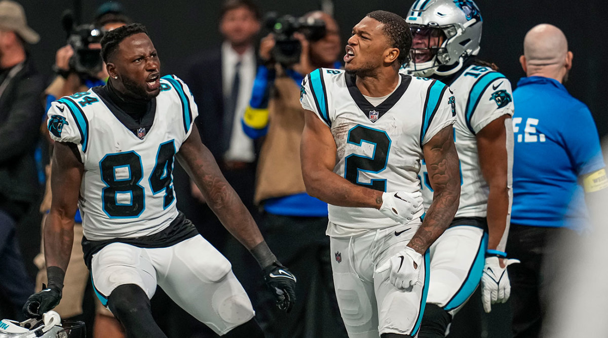 Retired NFL Referee Believes D.J. Moore Was Wrongfully Penalized For ...