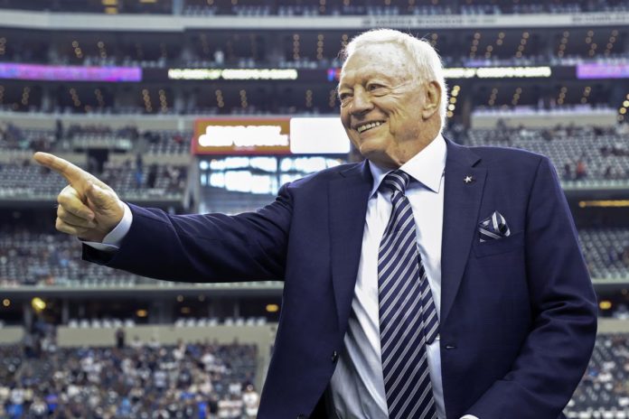 Jerry Jones Dressed Up As A Blind Referee For Halloween - Daily Snark