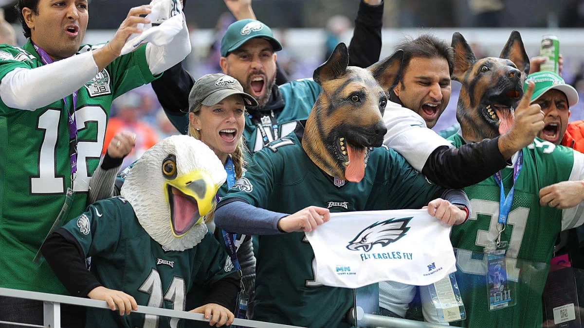 City Of Philadelphia Greasing Light Poles Ahead Of NFC Championship ...