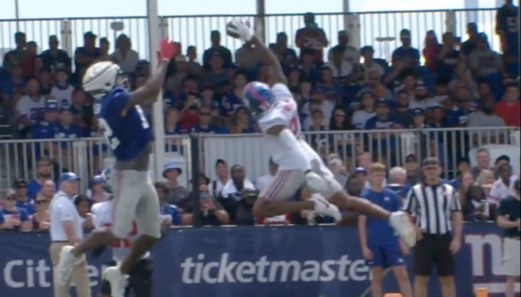 Giants' Safety Jason Pinnock Makes A Ridiculous One-Handed INT During ...