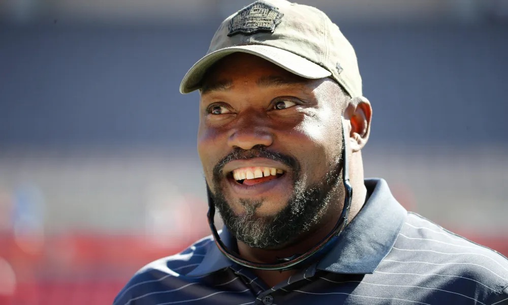 BREAKING: Warren Sapp Is Joining Deion Sanders' Coaching Staff At ...