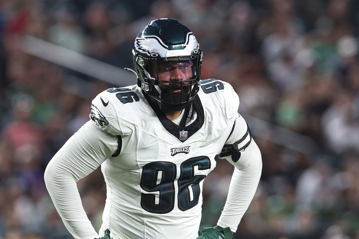 BREAKING: Eagles Waive 2017 First Round Pick DE Derek Barnett - Daily Snark