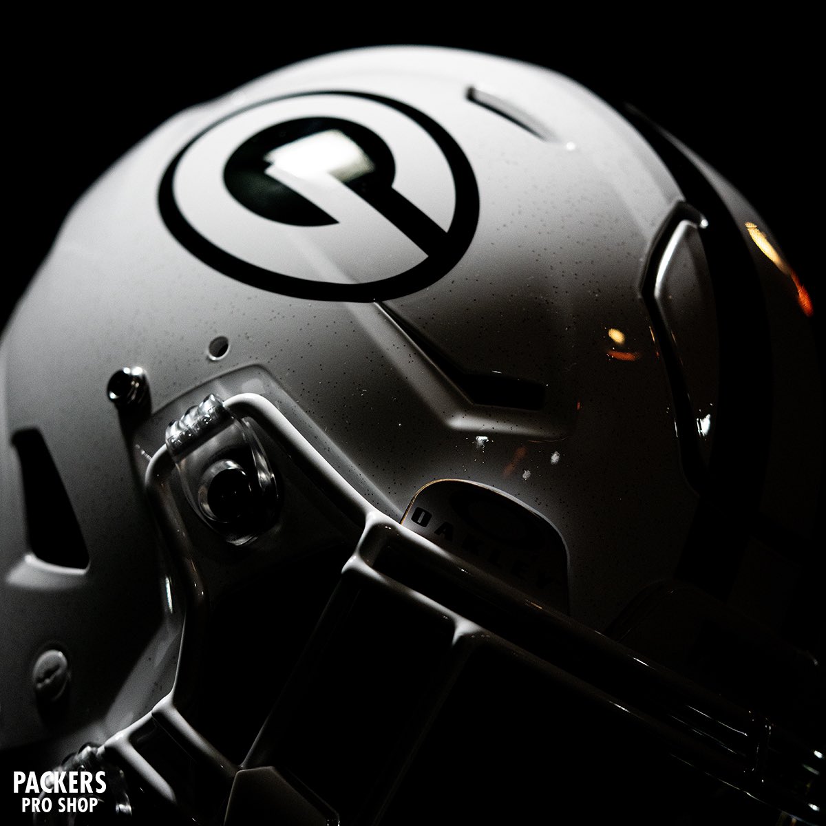 Green Bay Packers Unveil New All-White Helmets (VIDEO)
