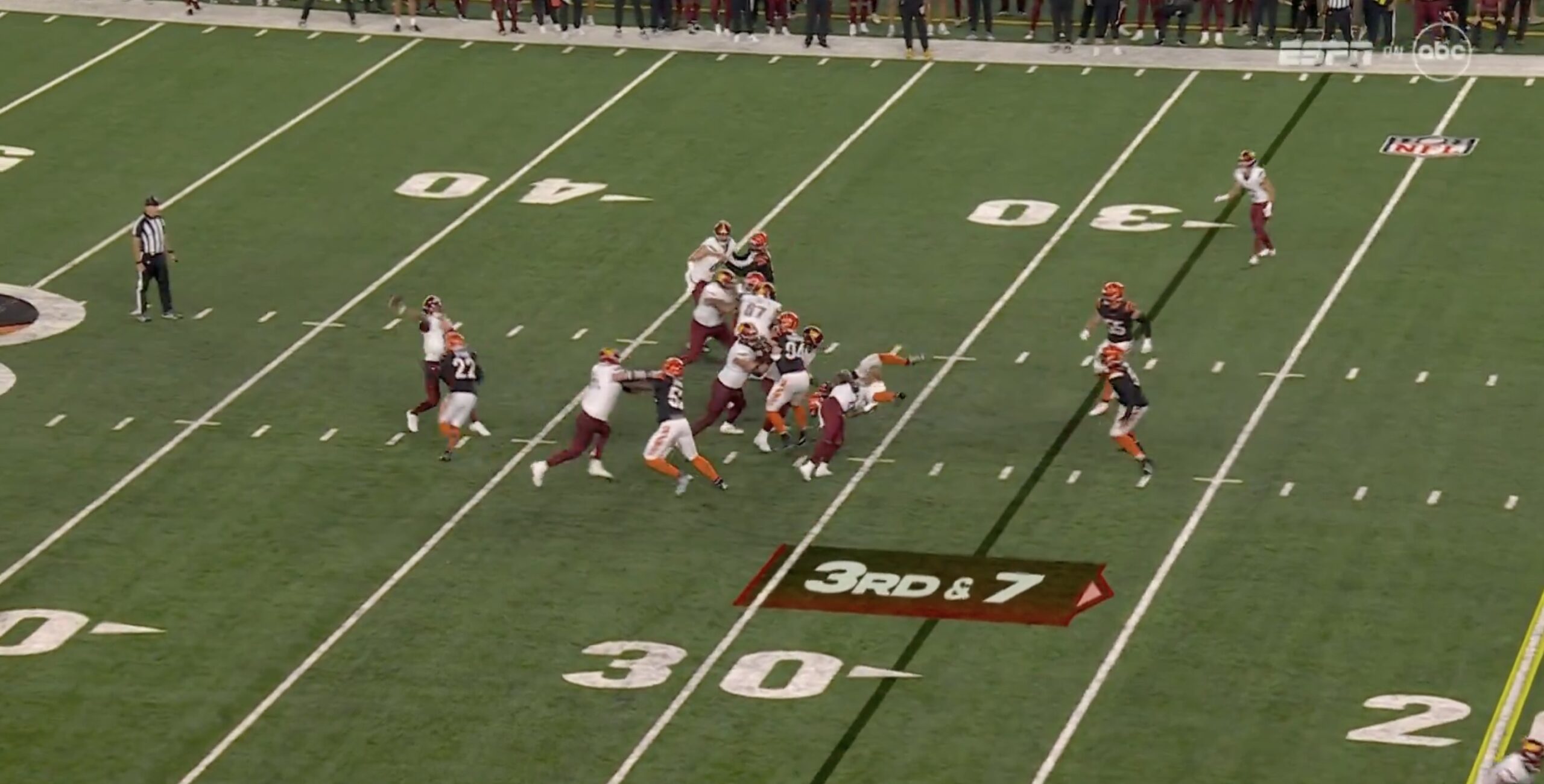 Jayden Daniels Throws An Absolute Dime To Terry McLaurin For A ...