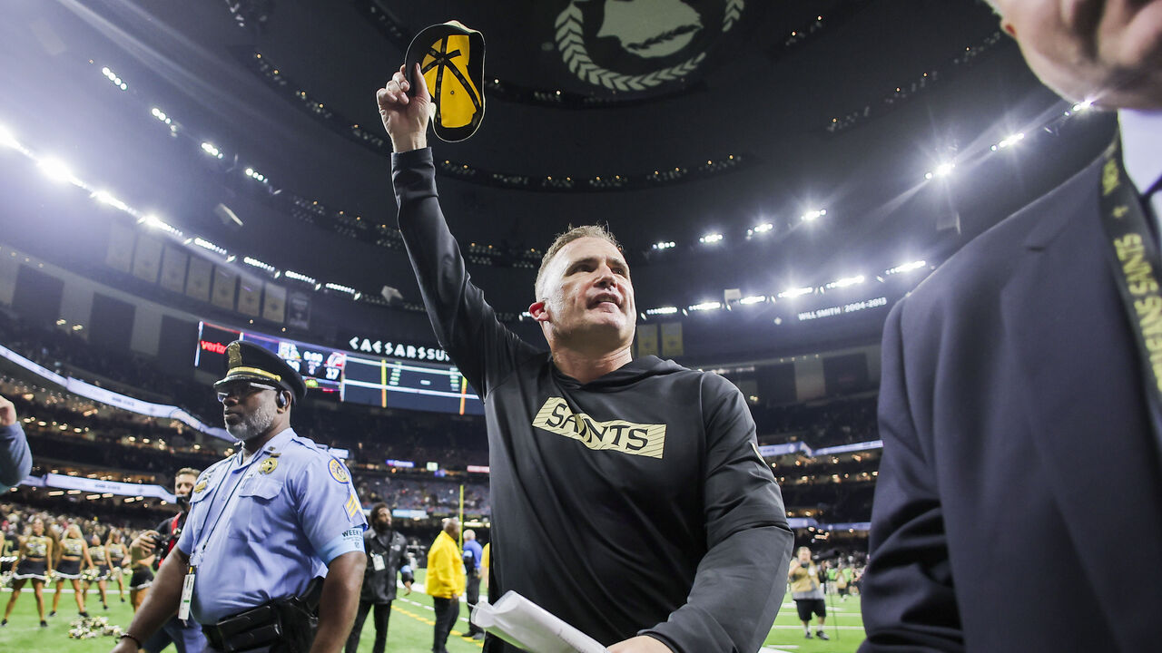 Saints Interim Coach Darren Rizzi Says He Clogged The Toilet Before ...