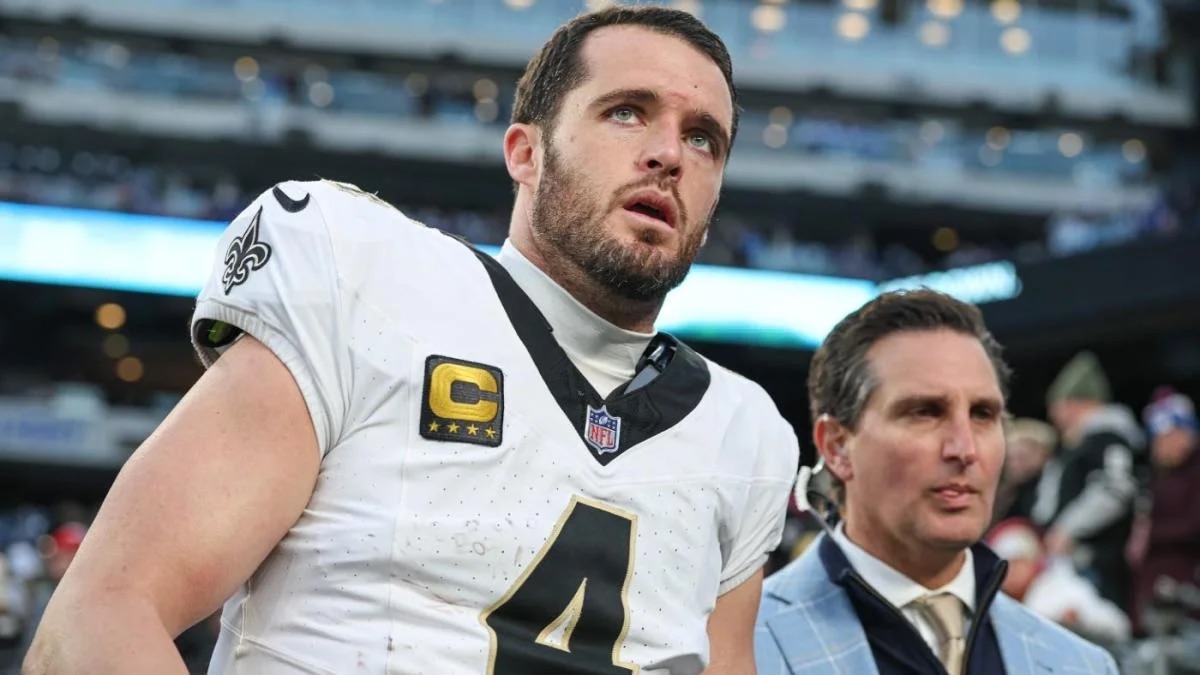REPORT: Saints QB Derek Carr Suffered Potential Season-Ending Injury vs ...