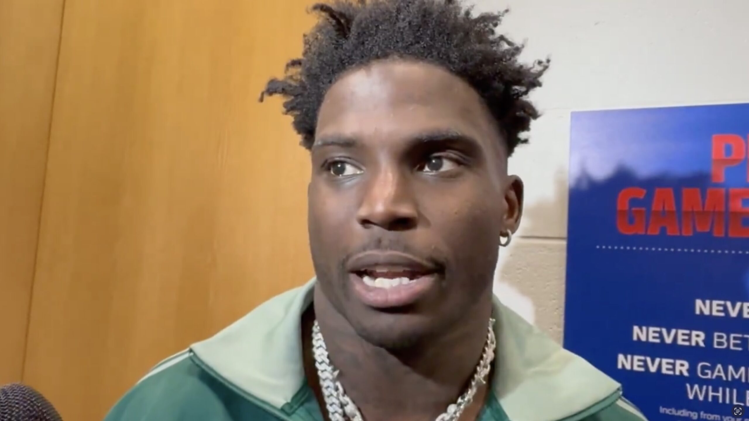 Tyreek Hill Admits He Wants Dolphins To Trade Him: "I'm Opening The Door, I'm Out Bro" - Daily Snark