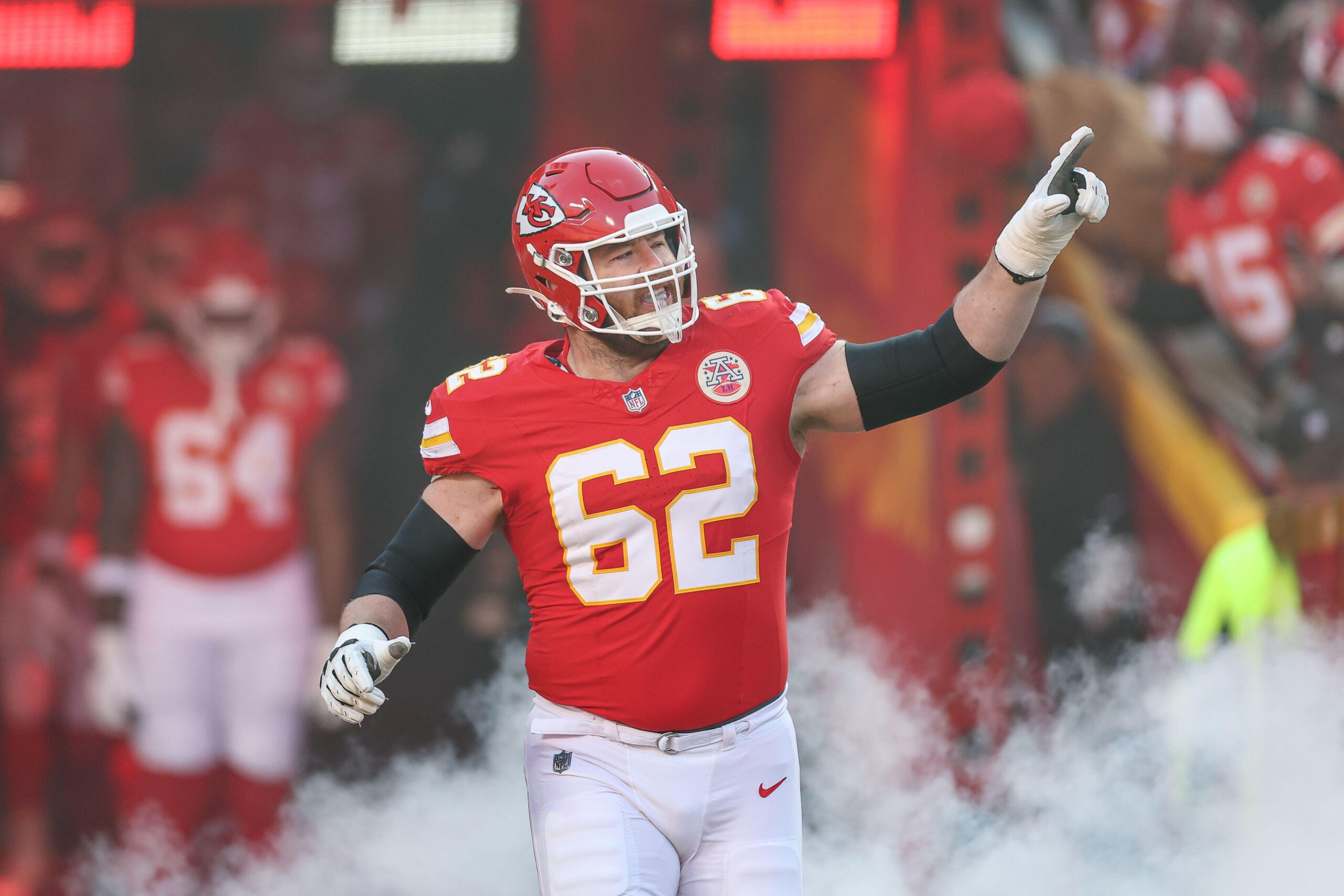 Chiefs Trade All-Pro Offensive Lineman Joe Thuney To The Chicago Bears ...