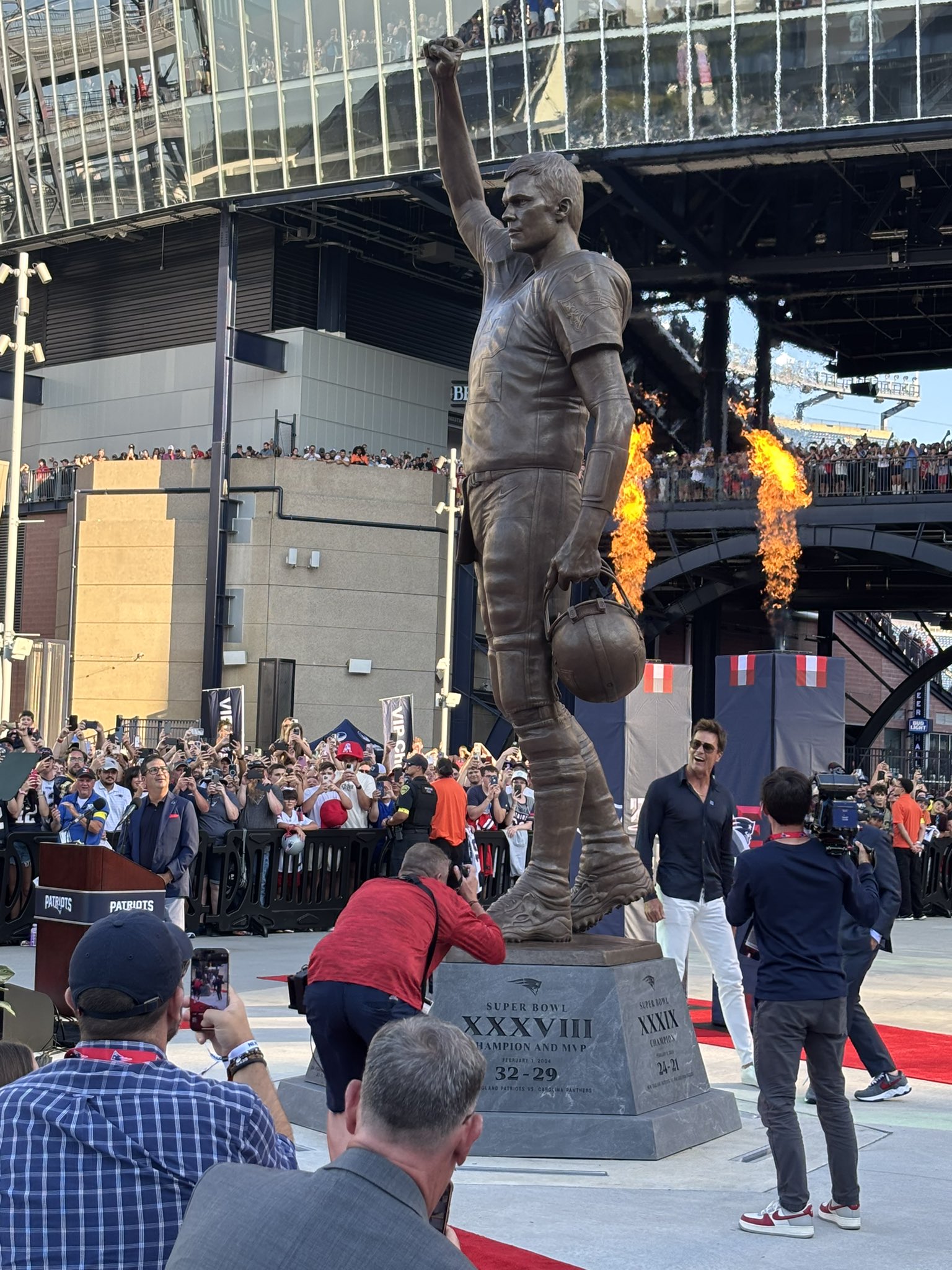 BREAKING: Tom Brady's Massive Statue Unveiled Outside Gillette Stadium ...