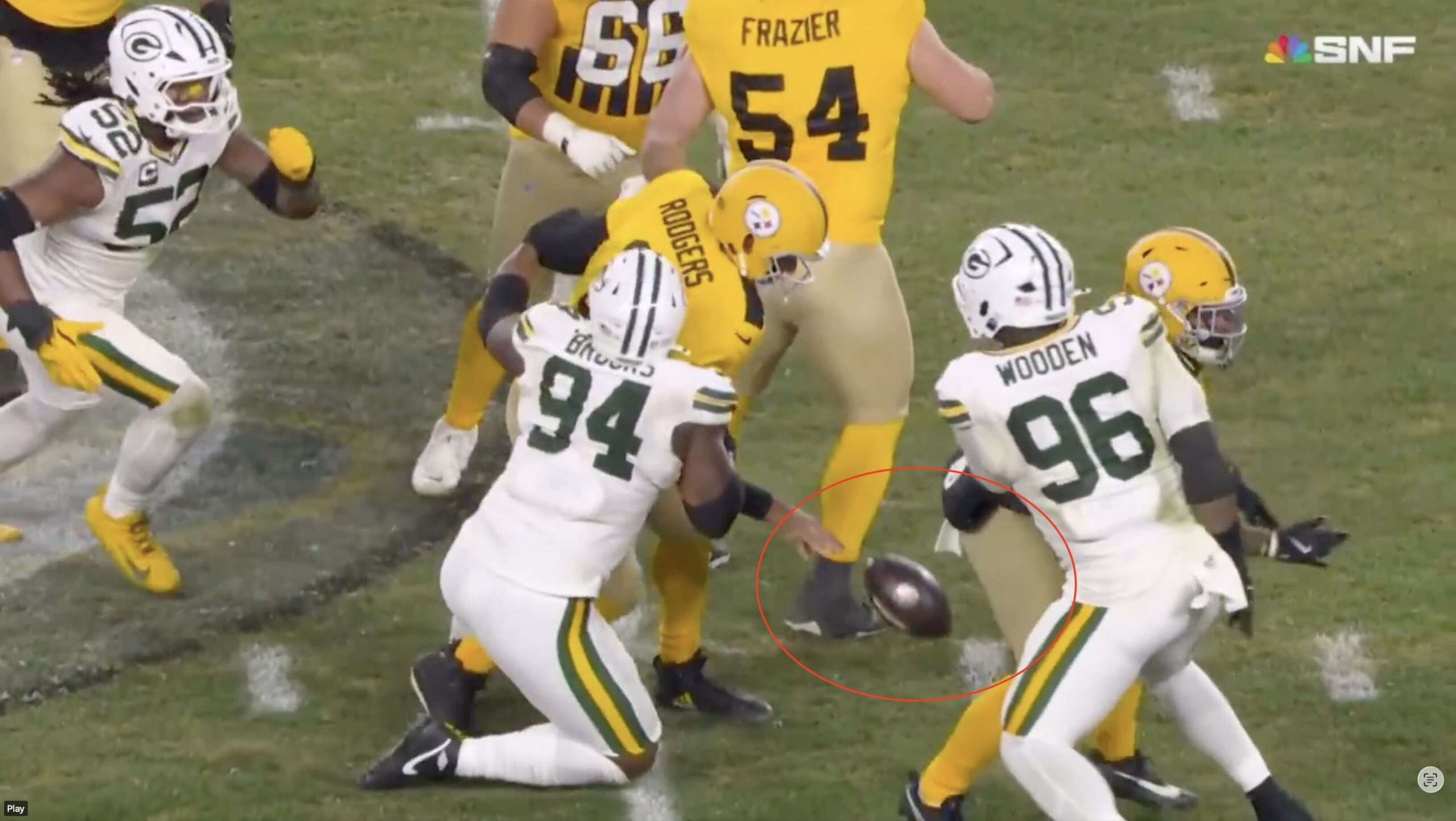 Aaron Rodgers Smartly Throws Ball Into The Ground Towards Jaylen Warren ...