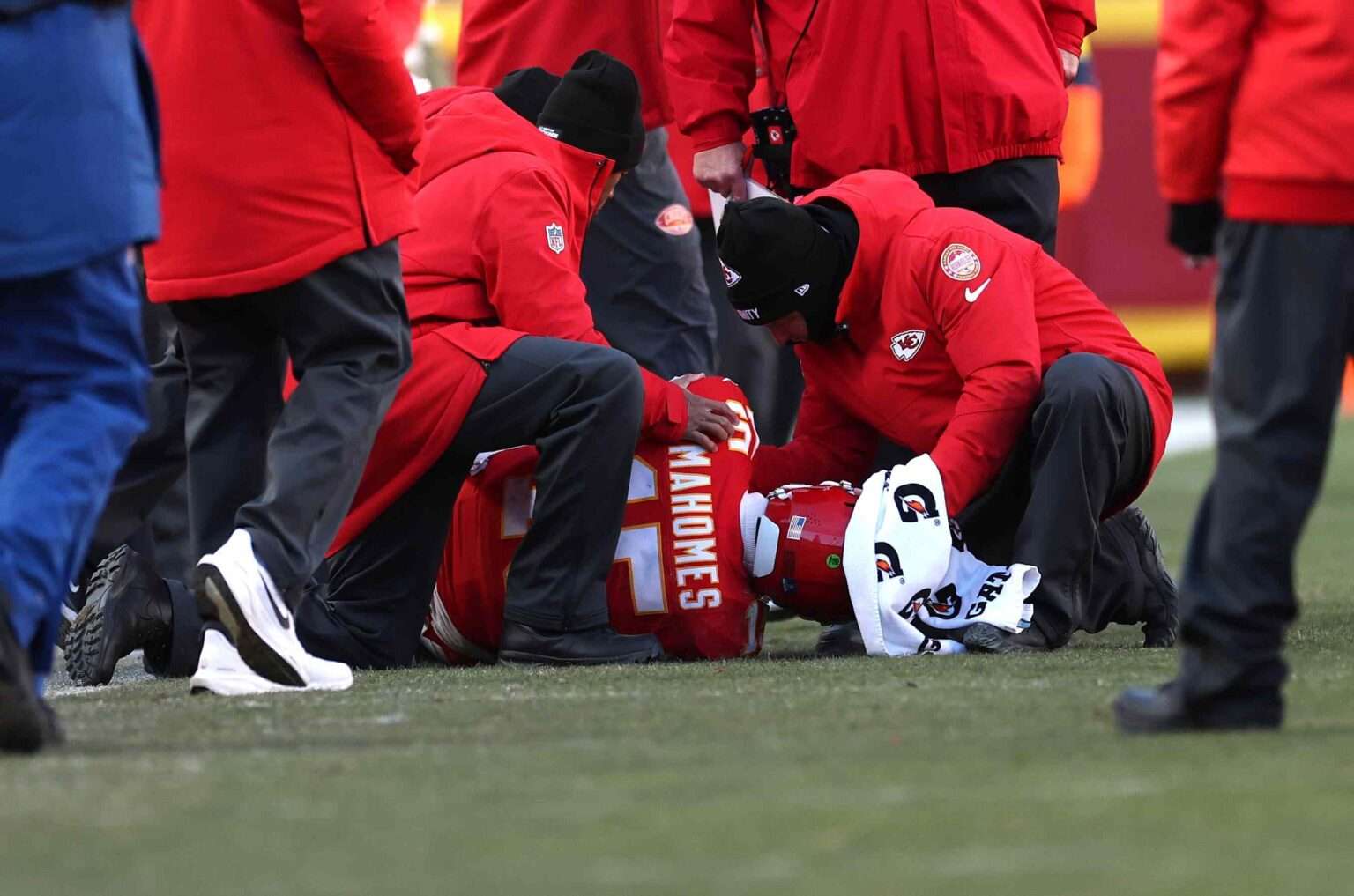 BREAKING: Patrick Mahomes Tore His ACL - Daily Snark